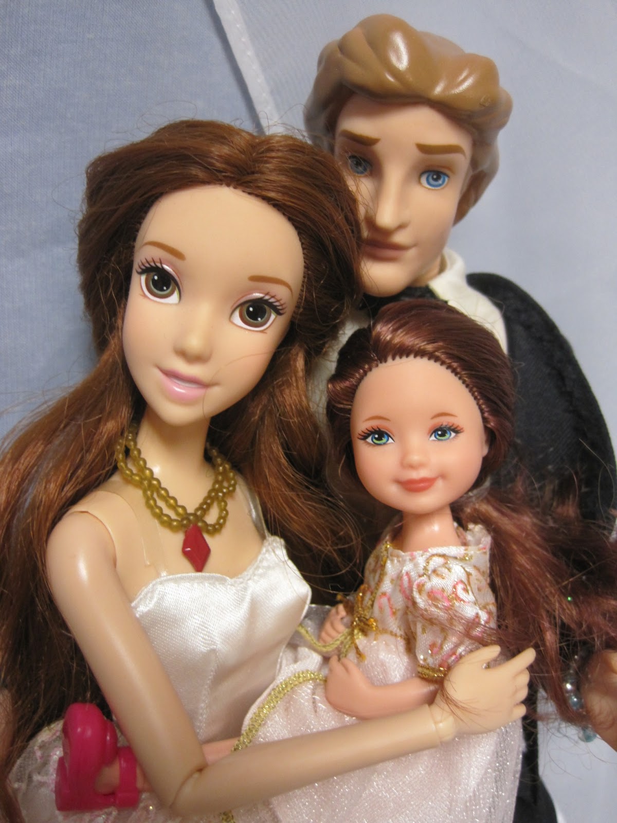 Never Grow Up: A Mom's Guide to Dolls and More: Doll Photography with ...