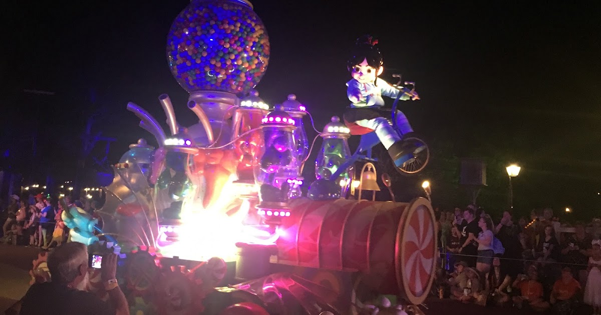 Vanellope Von Schweetz In Mickey's Boo To You Halloween Parade Disney ...