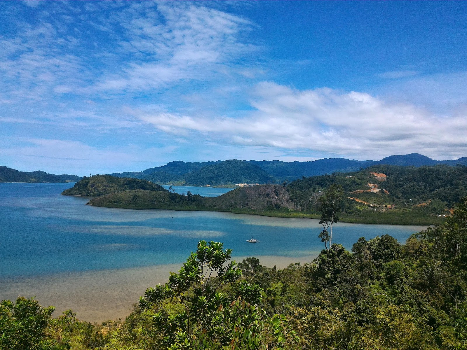 Indahnya Laut Dari Puncak Mandeh Sumatera Barat