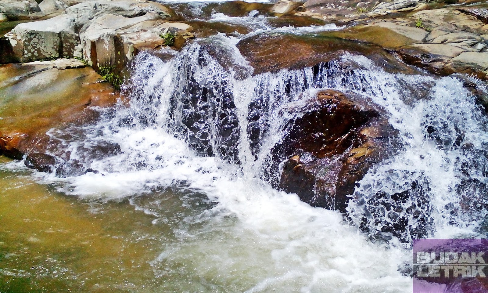 Budak Letrik: Menjejak Air Terjun Lata Mengkuang, Sik Kedah