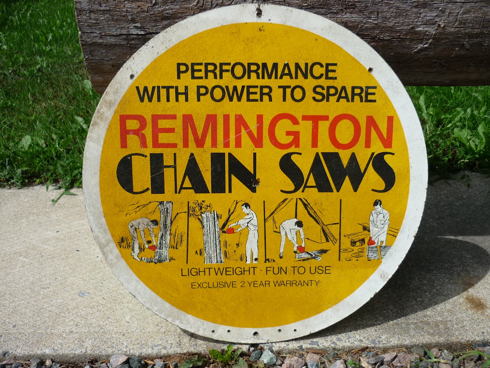 VINTAGE CHAINSAW COLLECTION: CHAINSAW SIGNS COLLECTION. (PICTURES).