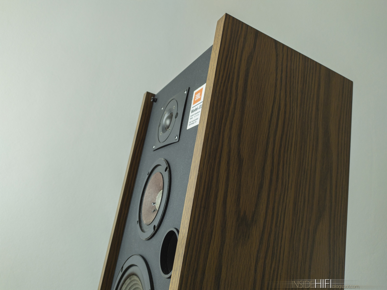 Inside Hi-Fi: JBL J320