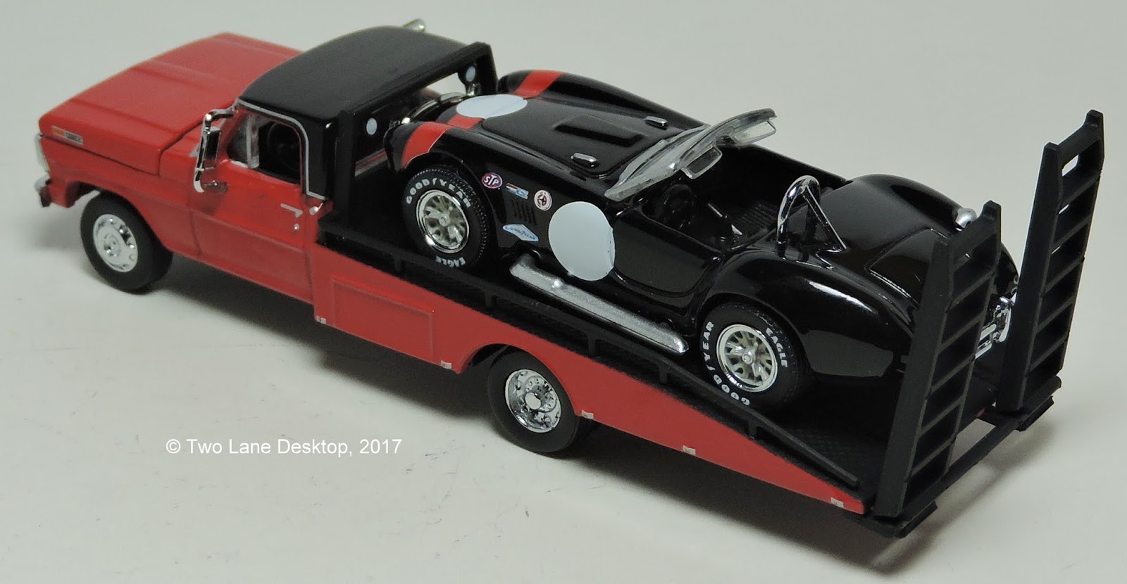 Greenlight 1972 Ford F-350 Ramp Truck and 1965 Shelby Cobra 427/SC