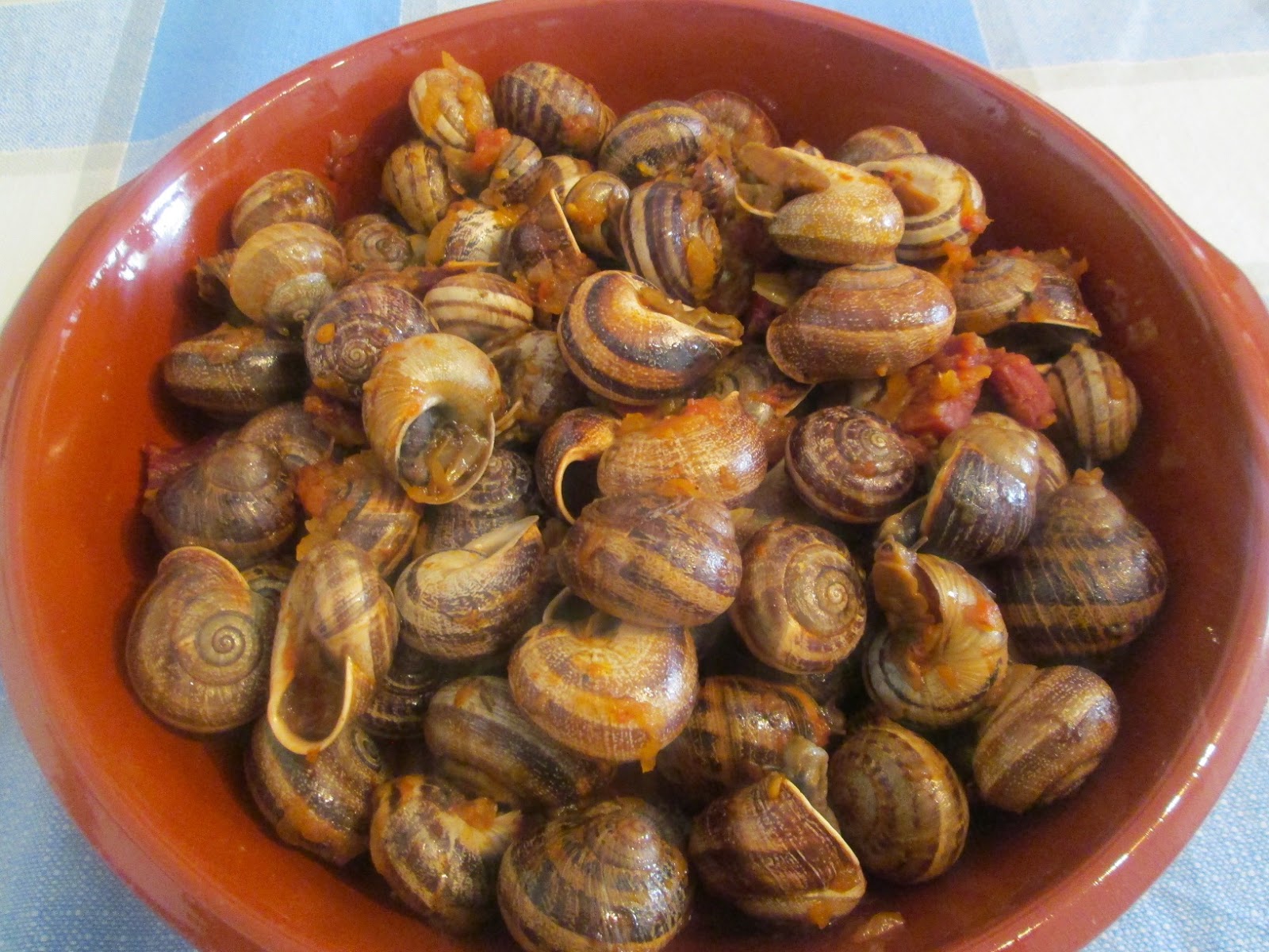 COCINAR NO ES DIFÍCIL ¡PRUÉBALO!: CARACOLES A LA CAZUELA