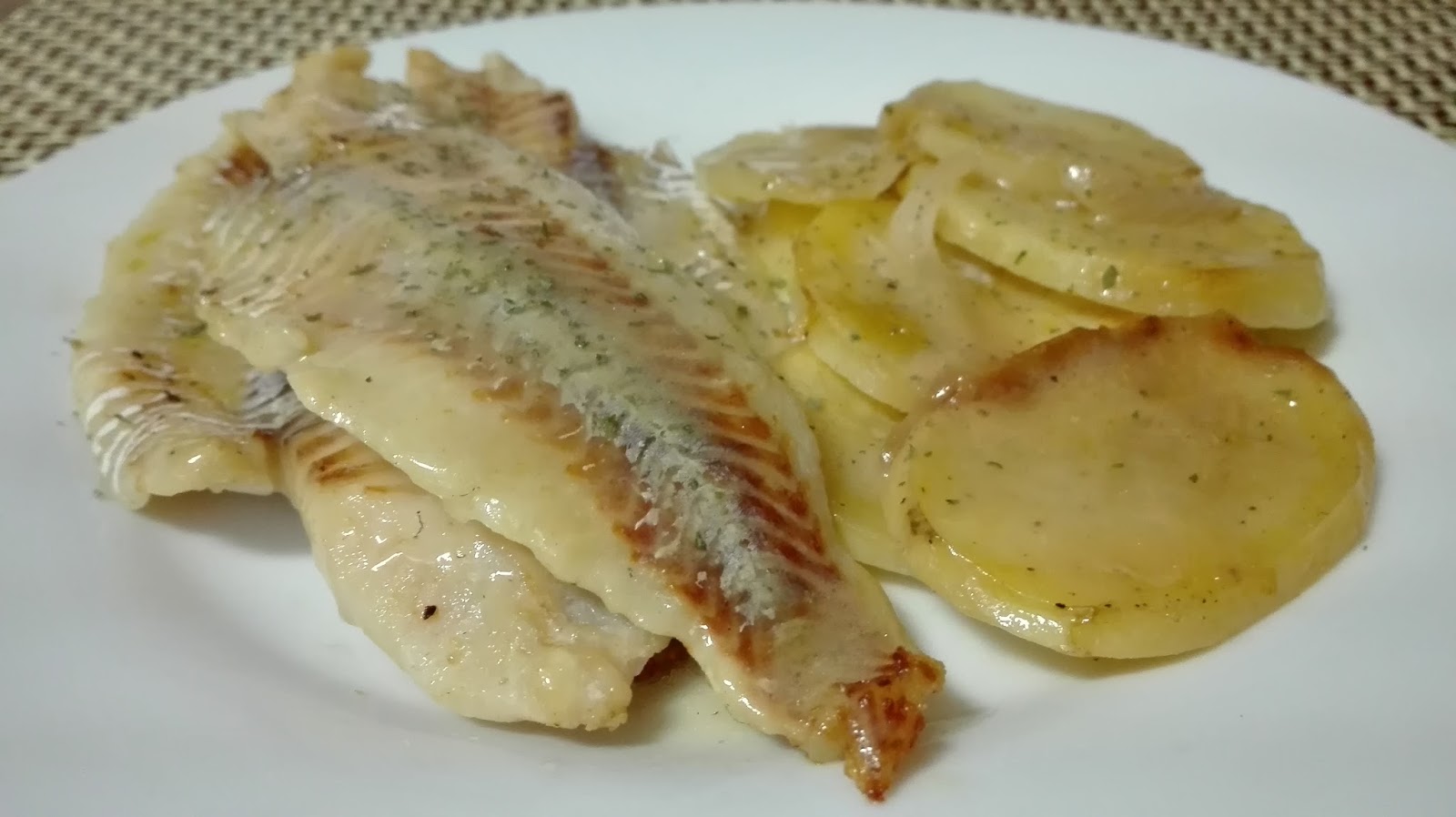 FILETES DE ABADEJO AL HORNO CON PATATAS - ACOMERYPUNTO