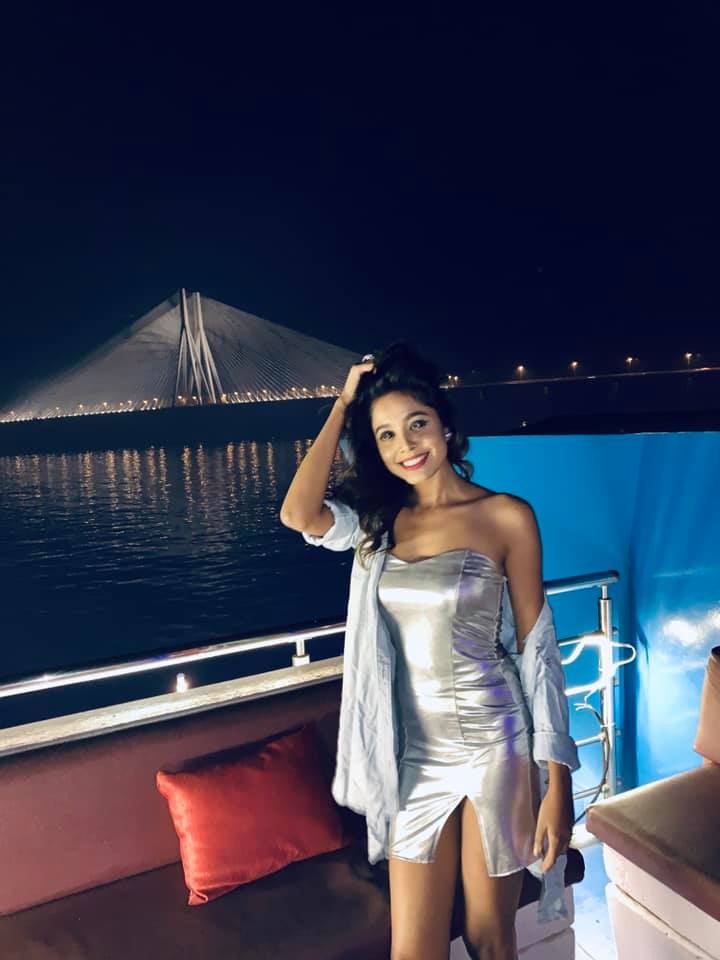 Bollywood Jalwa: Bollywood Hot & Sexy Actress Model Zainab Hashmi ...