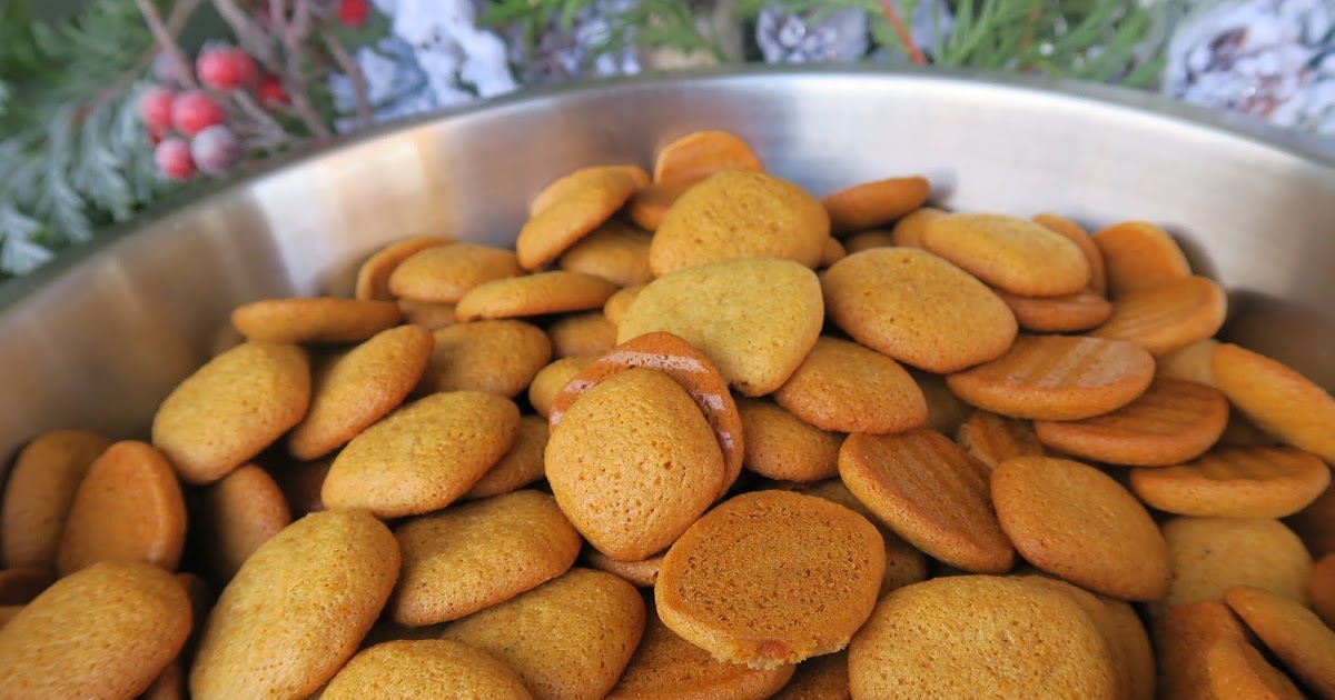 Mennonite Girls Can Cook: Pfeffernuesse ~ Flashback Friday