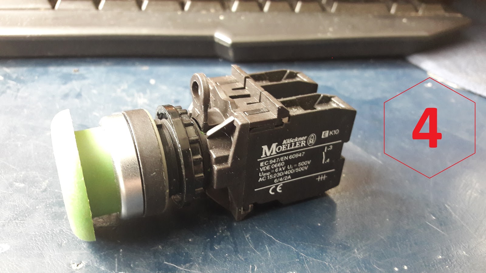 De vanzare: Aparataj de comanda, butoane, chei