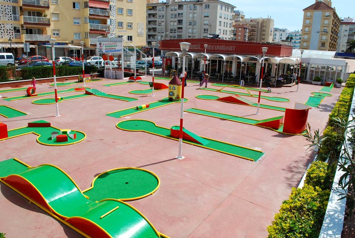 Viajar a Barcelona: Bowling-Golf Calella