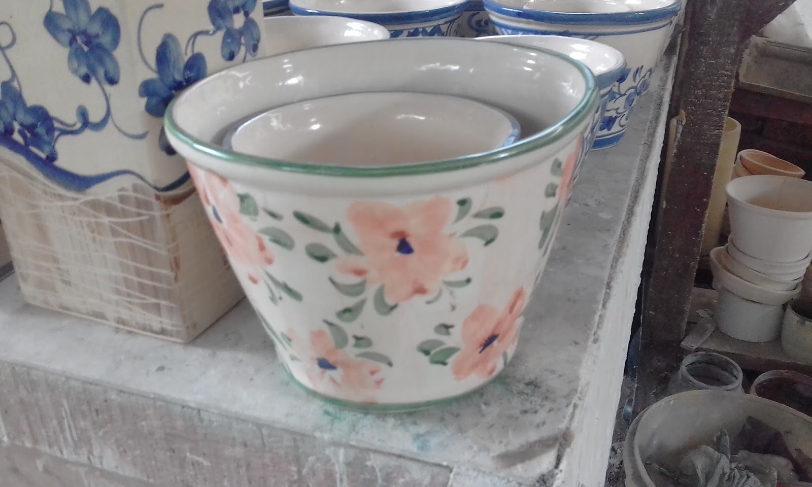 macam- macam pot tanah putih lukisan tangan bisa dipesan sesuai desain ...