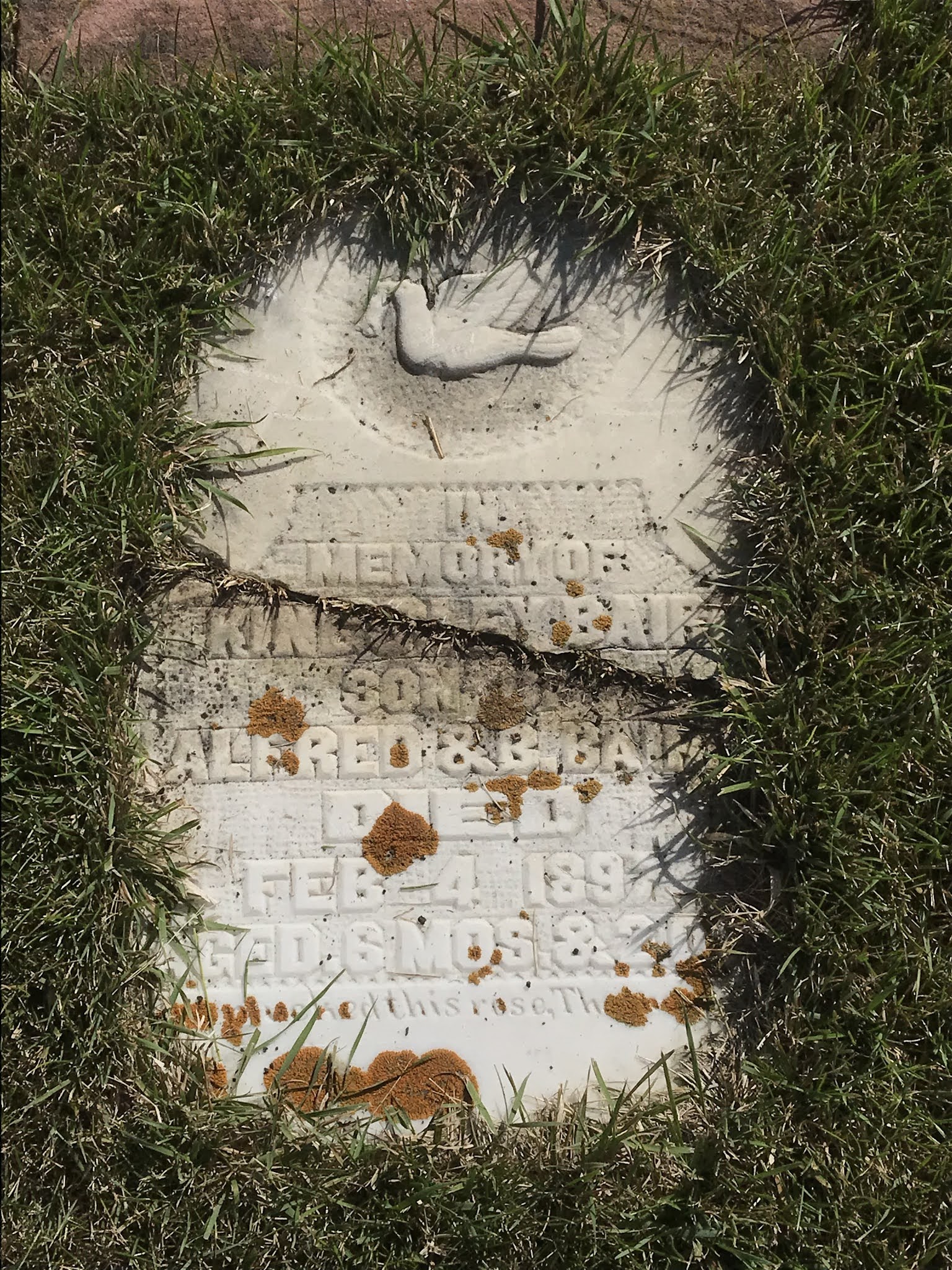 Machine Gun Kelly Grave