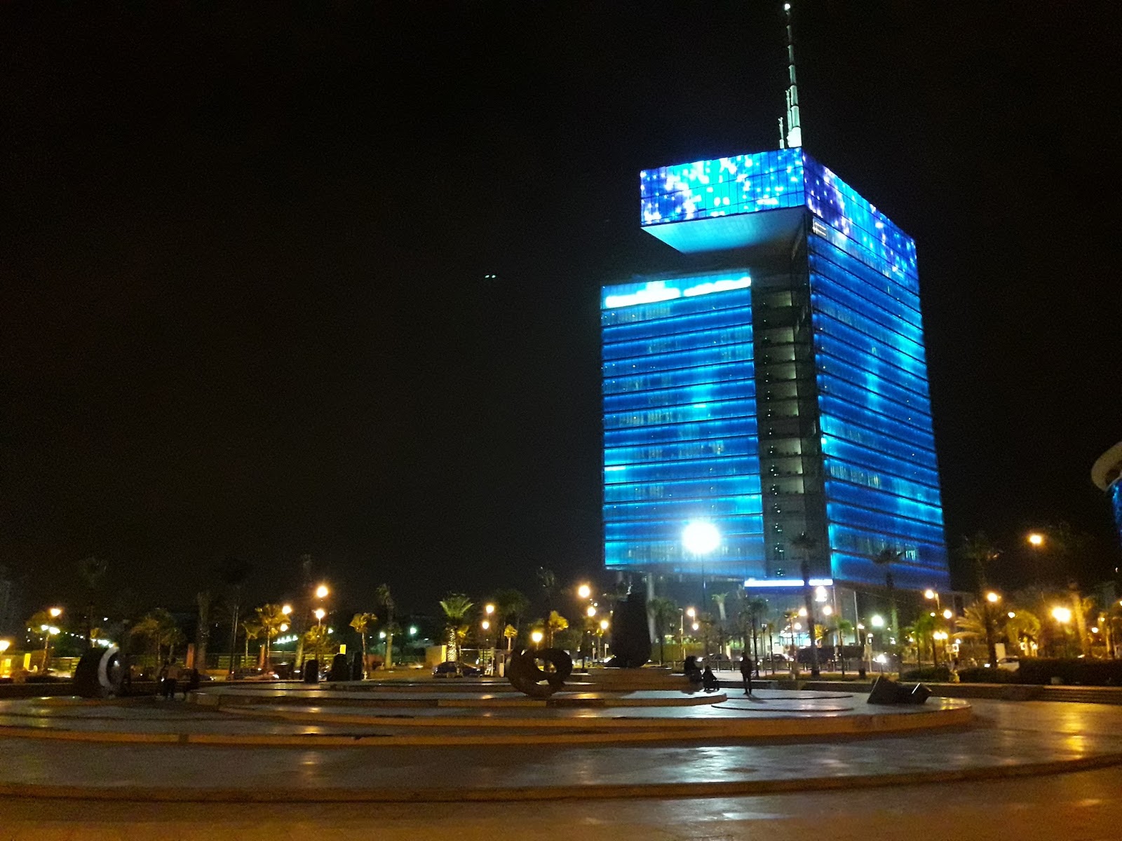 La tour Maroc Telecom - Rabat en couleurs