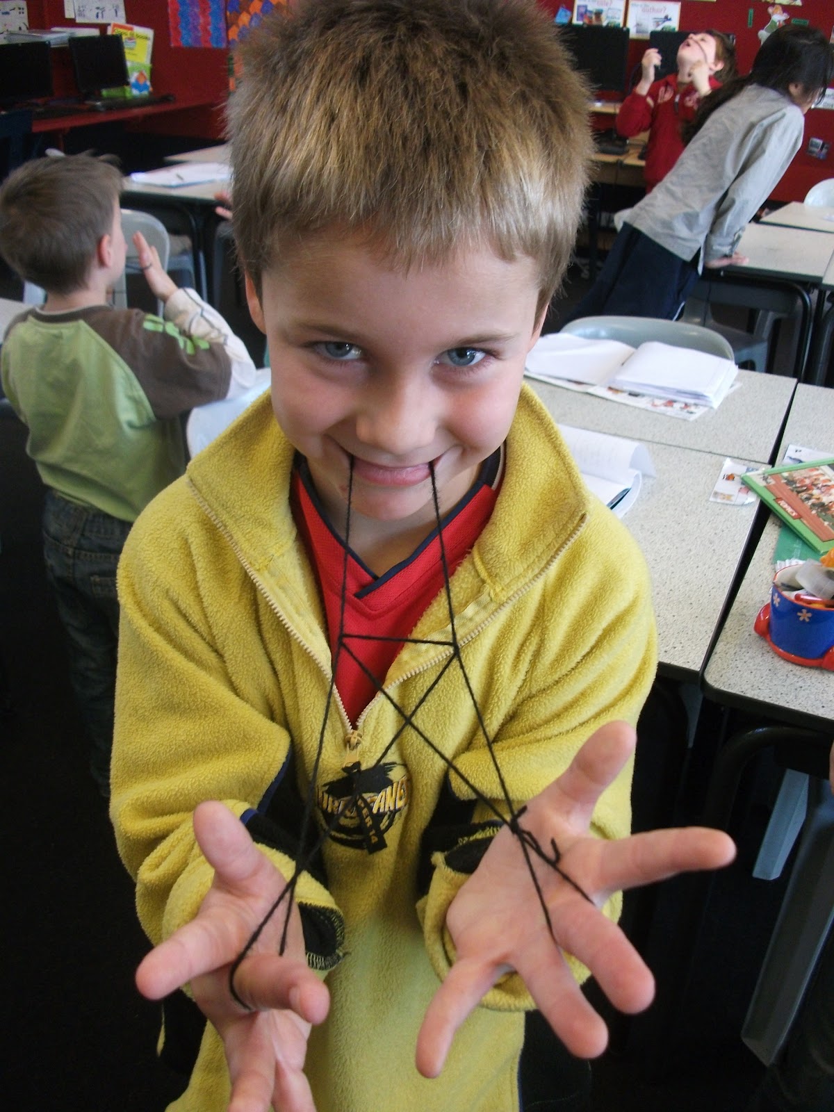 Mrs Bizzy's Class Blog: Whai - Maori String Game
