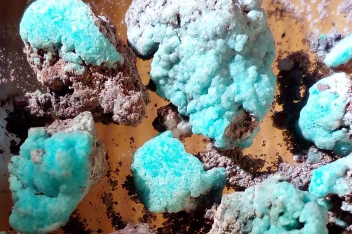 Newly Discovered Volcanic Mineral Could Lead To More Efficient ...