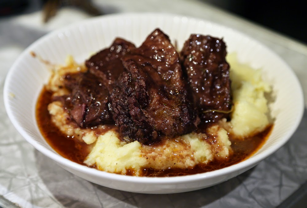 The Tasty Morsel: Fallin' Off the Bone - Braised Short Ribs