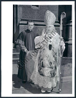 Bilgrimage: James Carroll's An American Requiem: "The Repressive ...