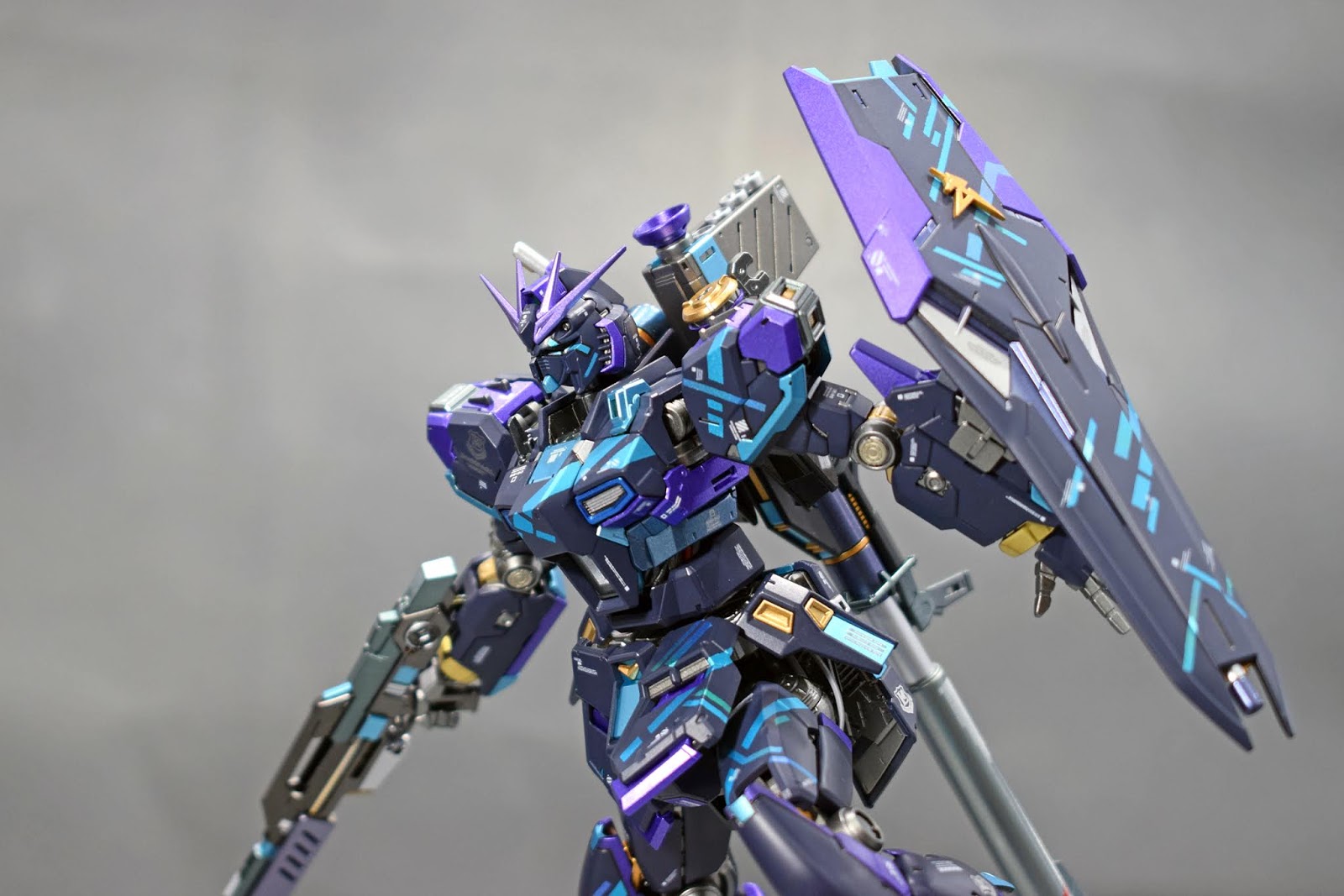 Custom build : RG 1/144 Rx-93 Nu Gundam