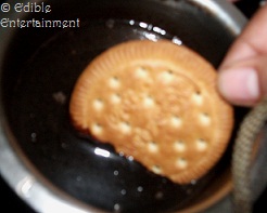 Edible Entertainment: Marie Biscuit Chocolate Floaters