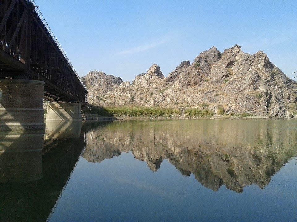 Trendpak: chiniot old bridge river side view