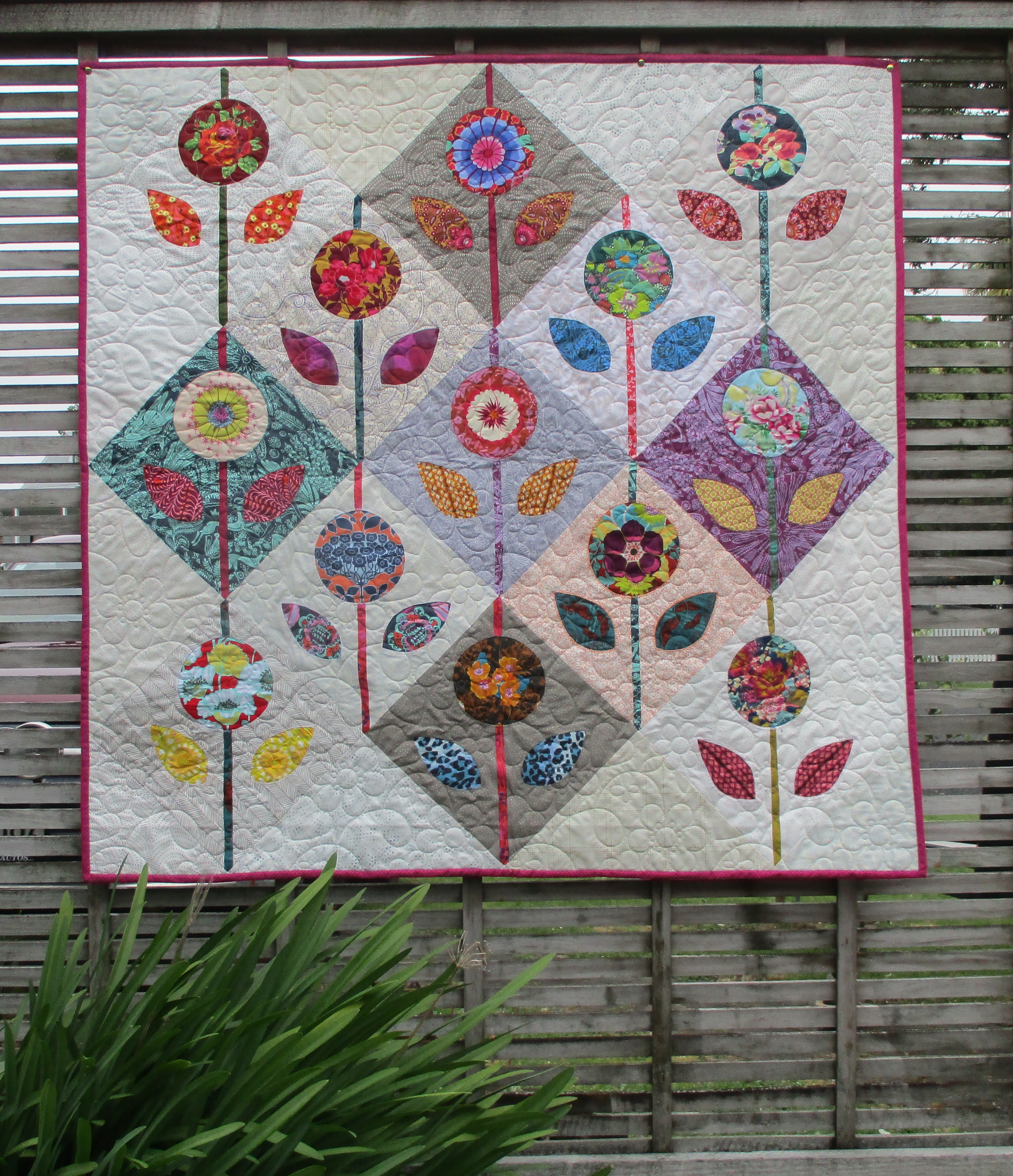 JulieLou : Finished - Folk Flower Quilt
