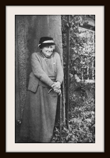 Relevant Tea Leaf: The Life of Beatrix Potter in Photos