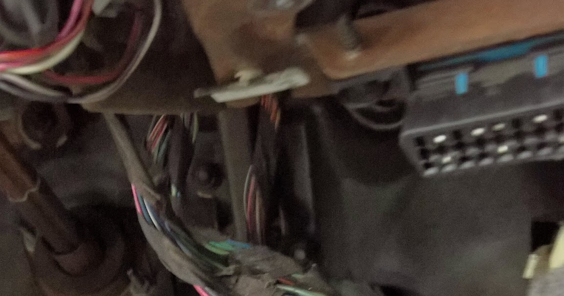 Ford Crown Victoria Interceptor: Light Control Module korjaus