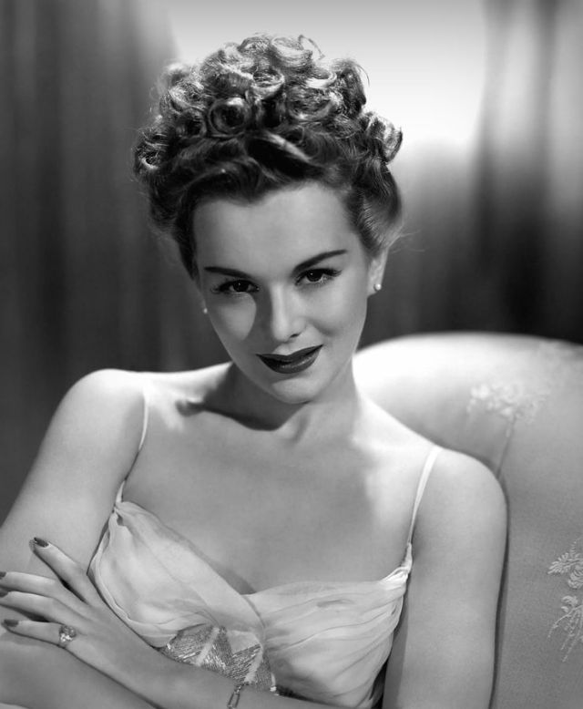 Beautiful Portraits of Eva Gabor in the 1940s and ’50s ~ Vintage Everyday