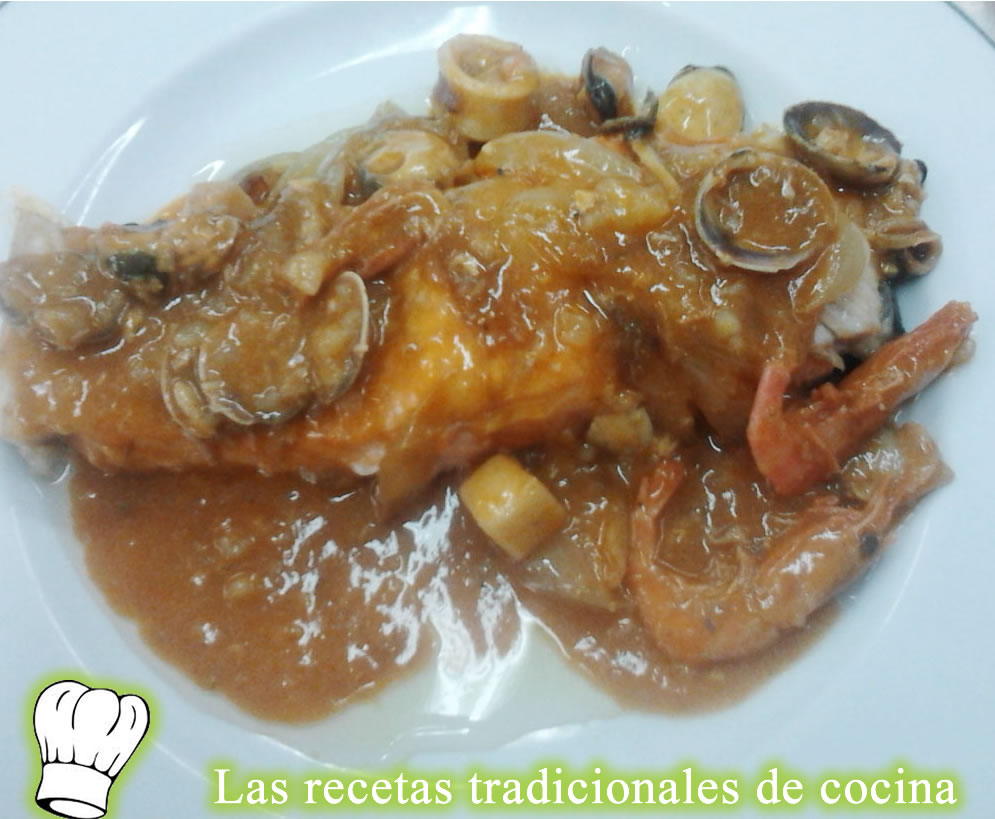 Receta de salmón con salsa de marisco