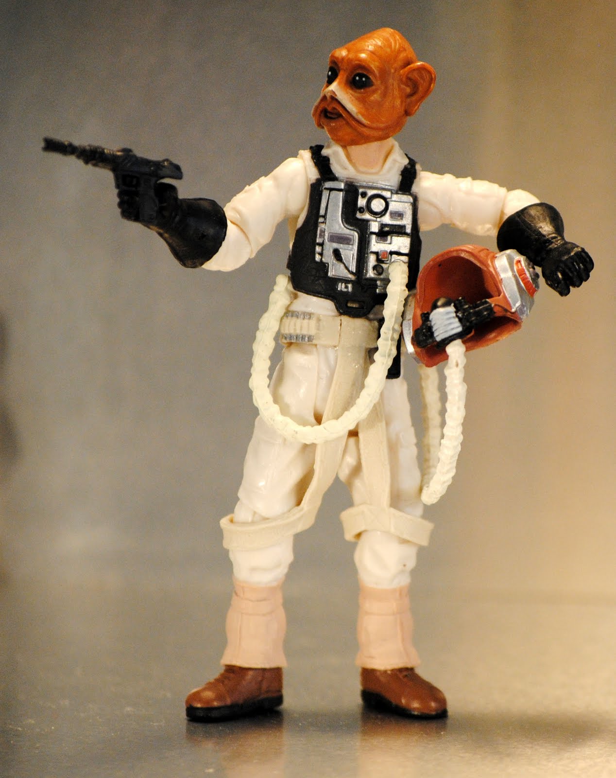ACTION FIGURE EMPIRE: Ten Numb and Nien Nunb: Comfortably Nunb!