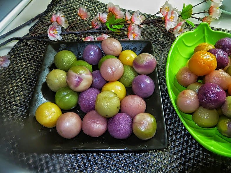 LUWEEH KITCHEN : Kalamay Balls...or Pinoy DANGO