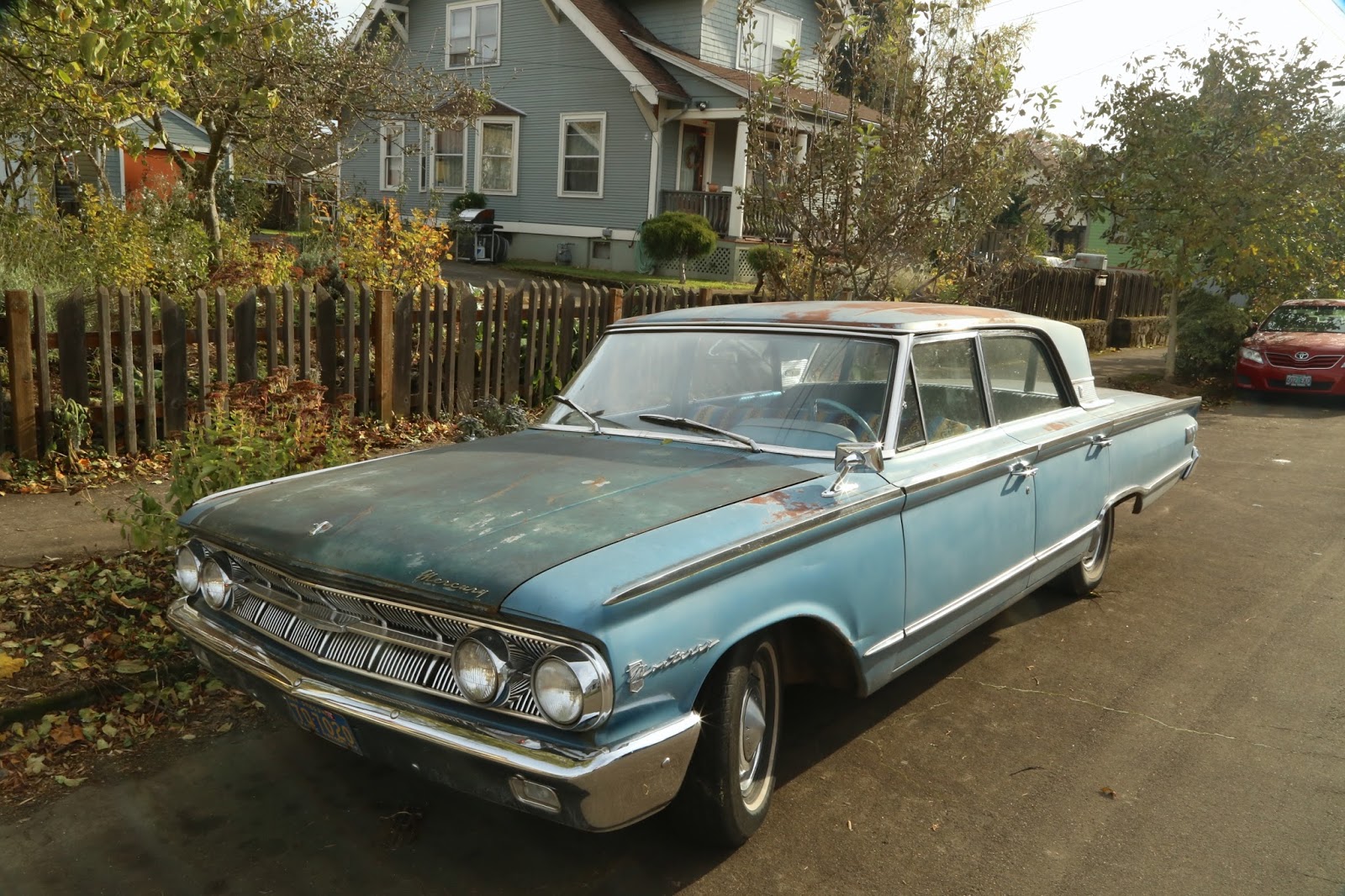 OLD PARKED CARS.: 1963 Mercury Monterey Custom.