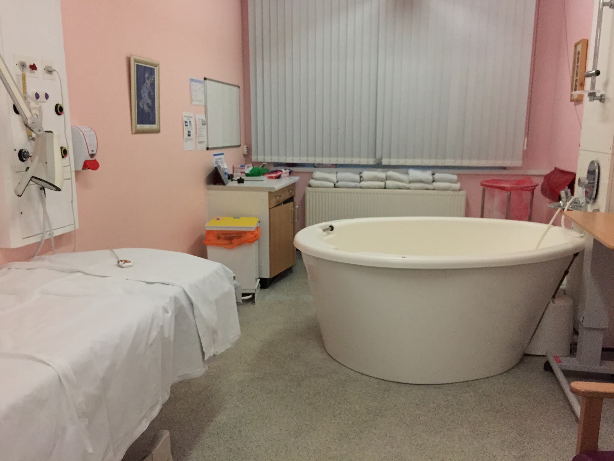 Where Is The Best Place To Give Birth? My Experience of UK Birth ...