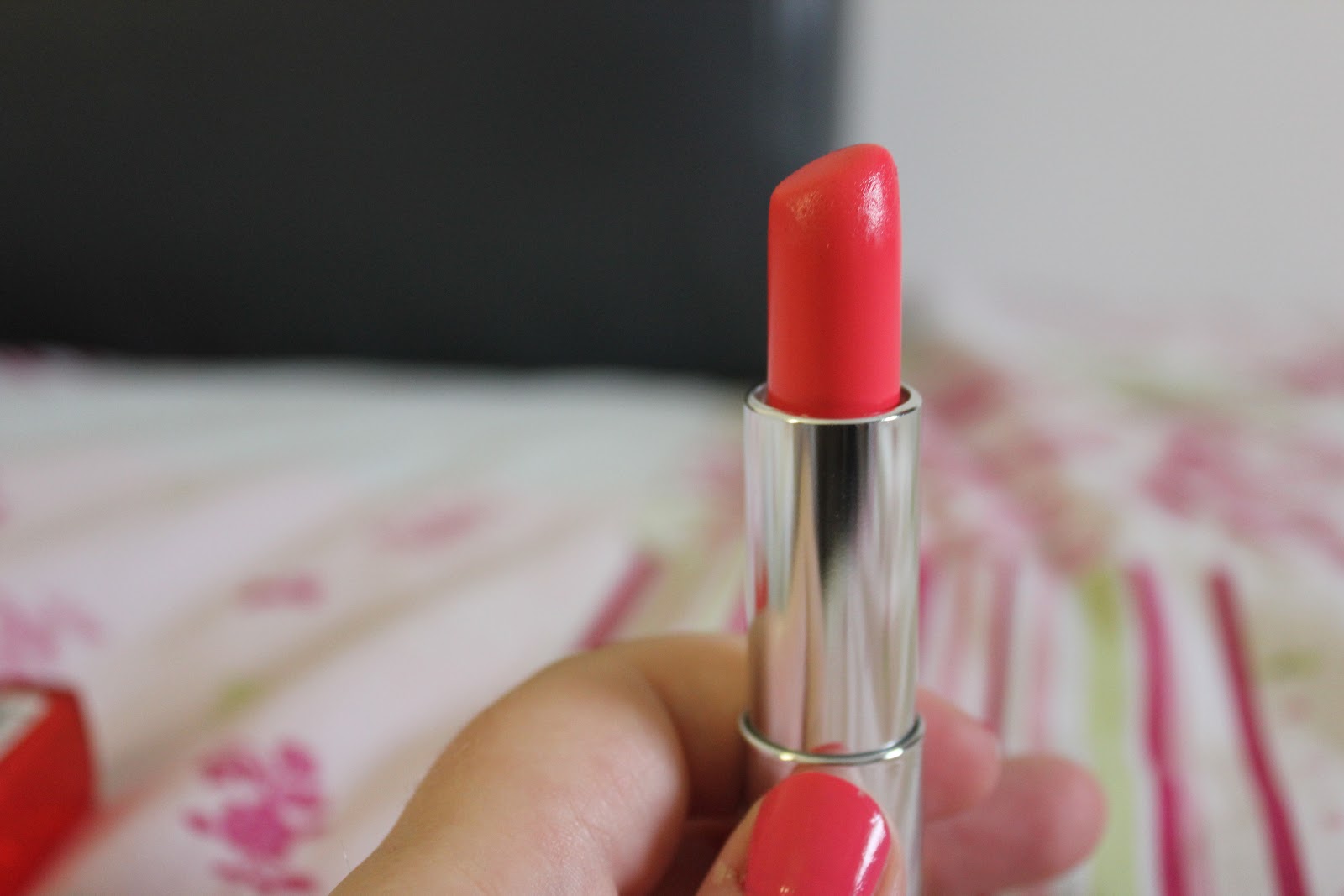 Rachael is not wowzie: Maybelline Colour Sensational Vivid Lipstick ...