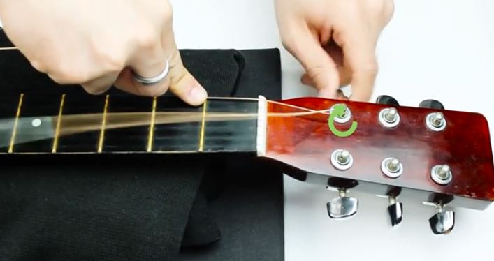 Cara Mengganti Senar Gitar Akustik - Siddix