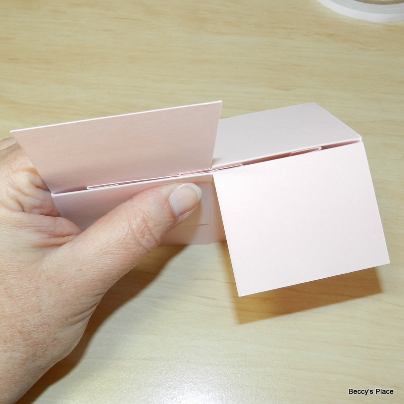 Beccy's Place: Tutorial - Card in a Box