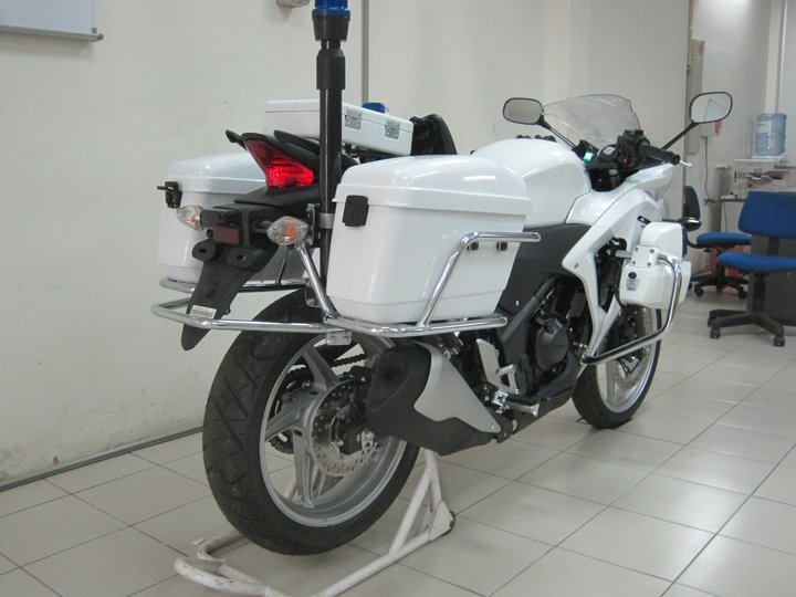 Anak Seberang: Honda CBR250R. Moto PDRM Baru.?