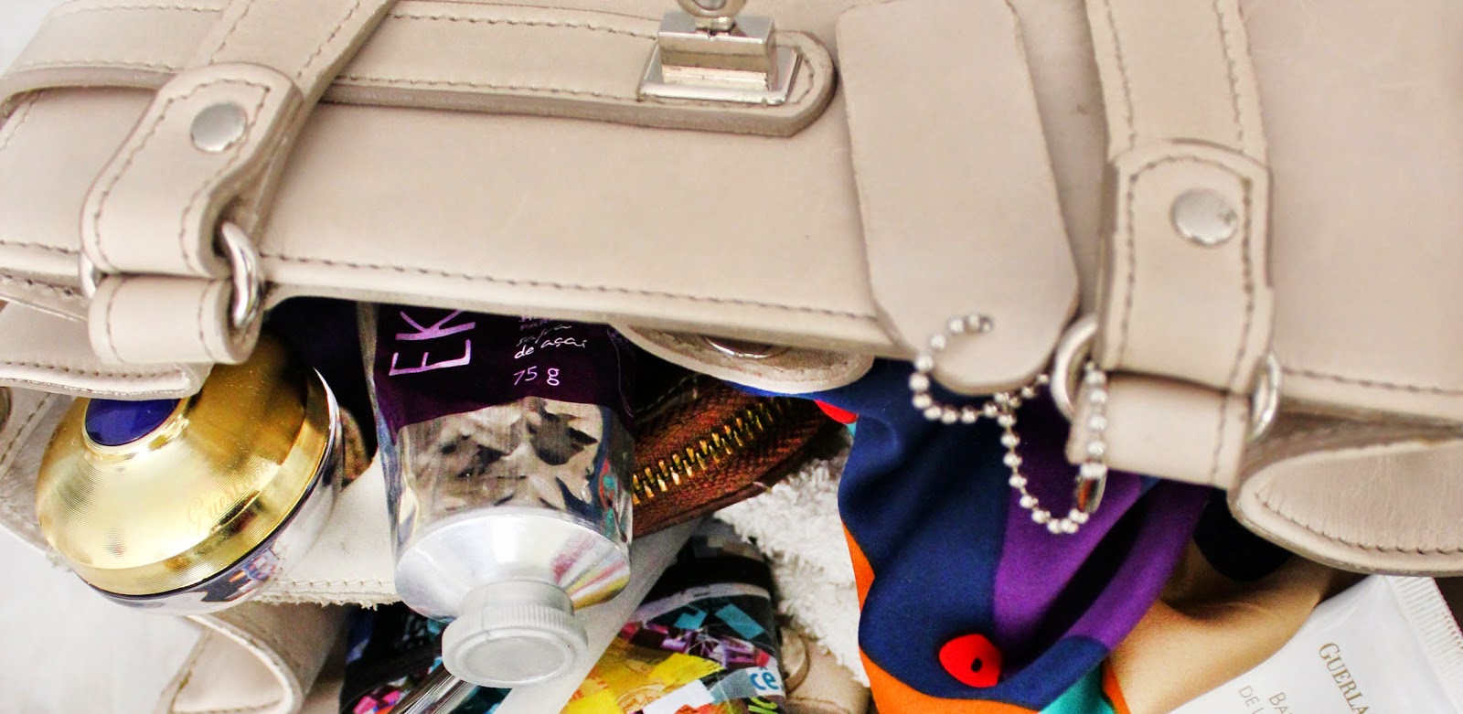 T E L A Y N A: Qué llevas en tu cartera??