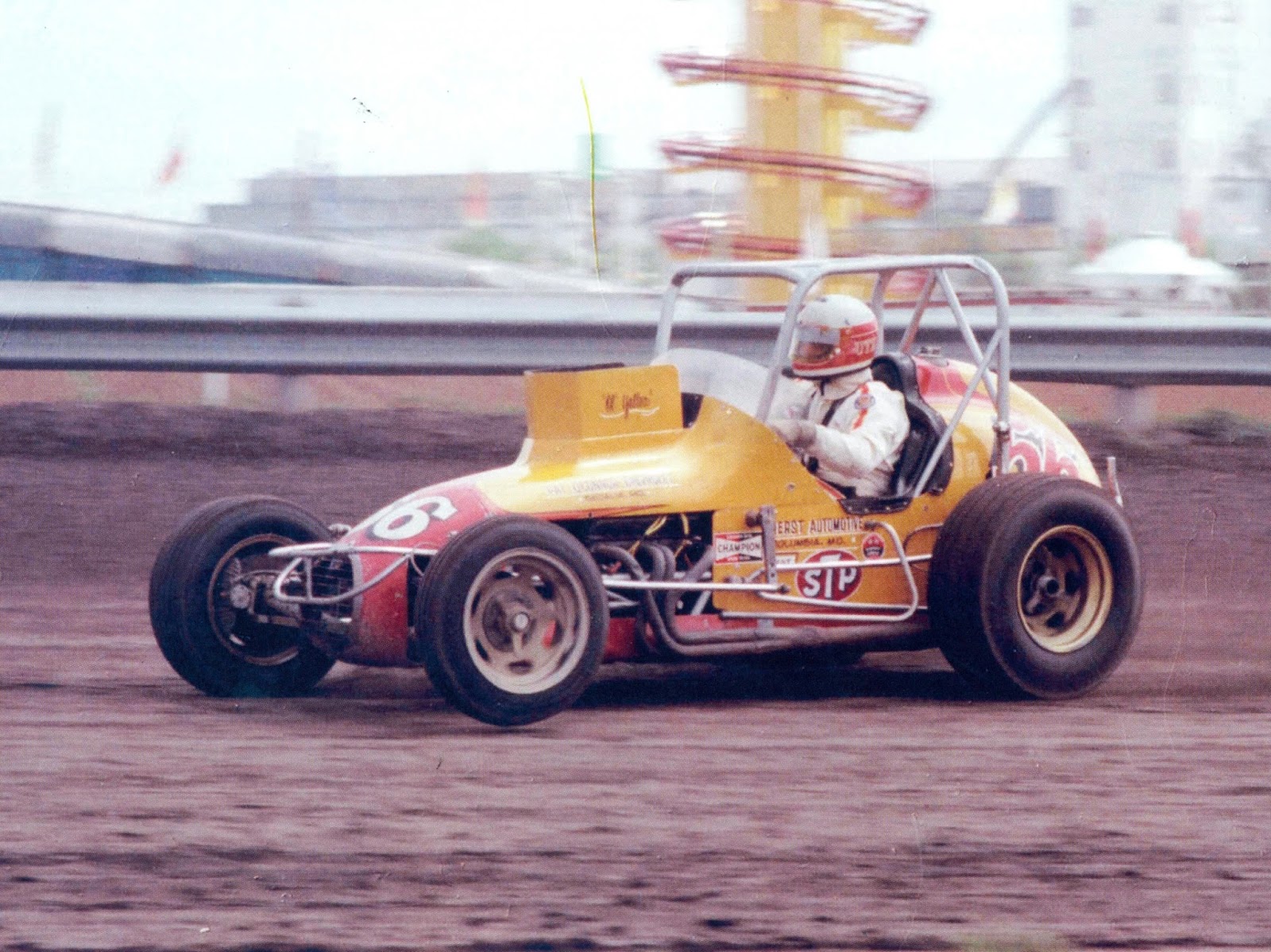 Midwest Racing Archives: 1977 - Sprint car champ to be in lineup Friday ...