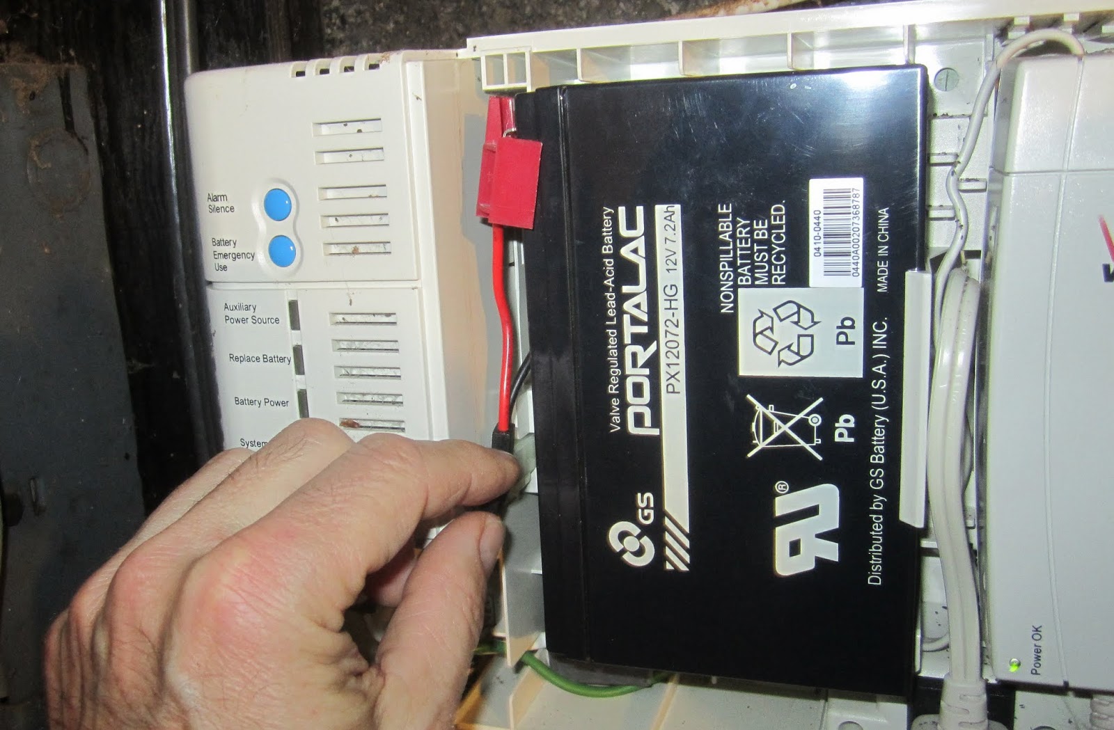 PrincetonPrimer: The Beepy FIOS Battery