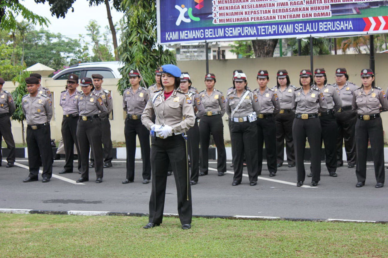 DALAM RANGKA HUT POLWAN, UPACARA BULANAN DI POLRES BANTUL SELURUH ...