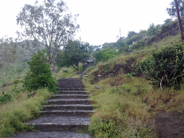 My Picnic Trip around Pune: My picnic trip around Pune - Jejuri Juna ...