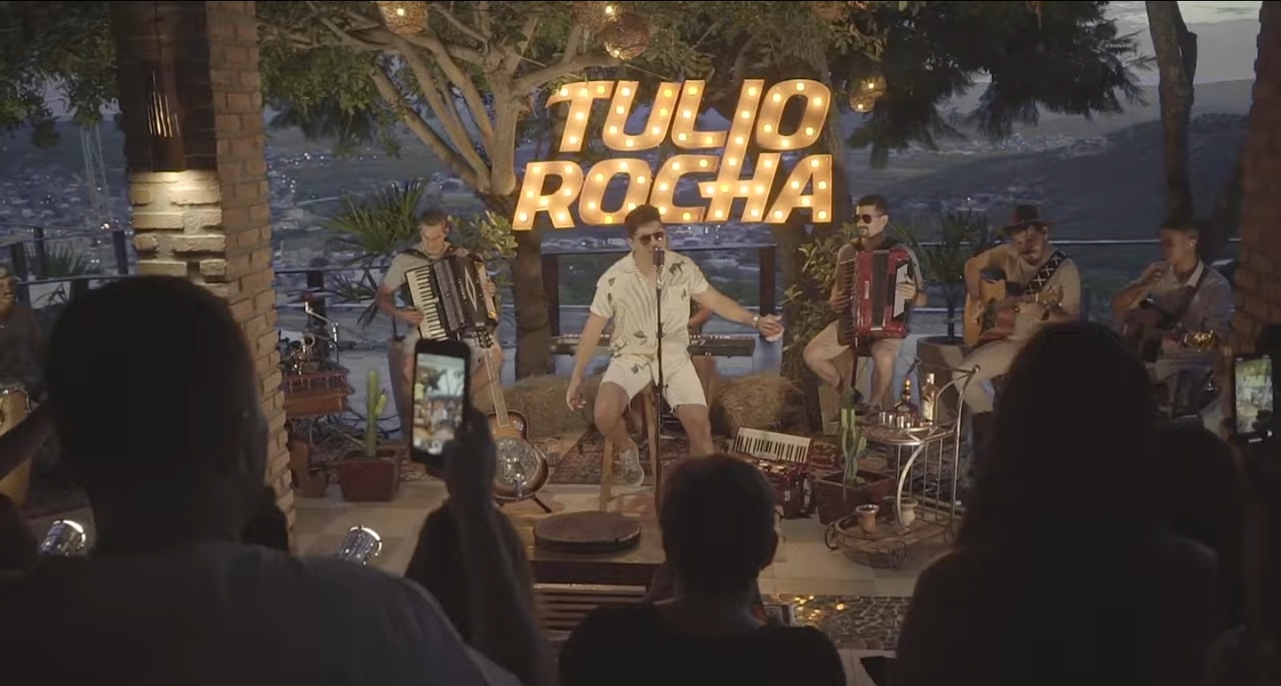 Vídeo: Túlio Rocha lança o seu novo vídeo clipe Coração de Farra