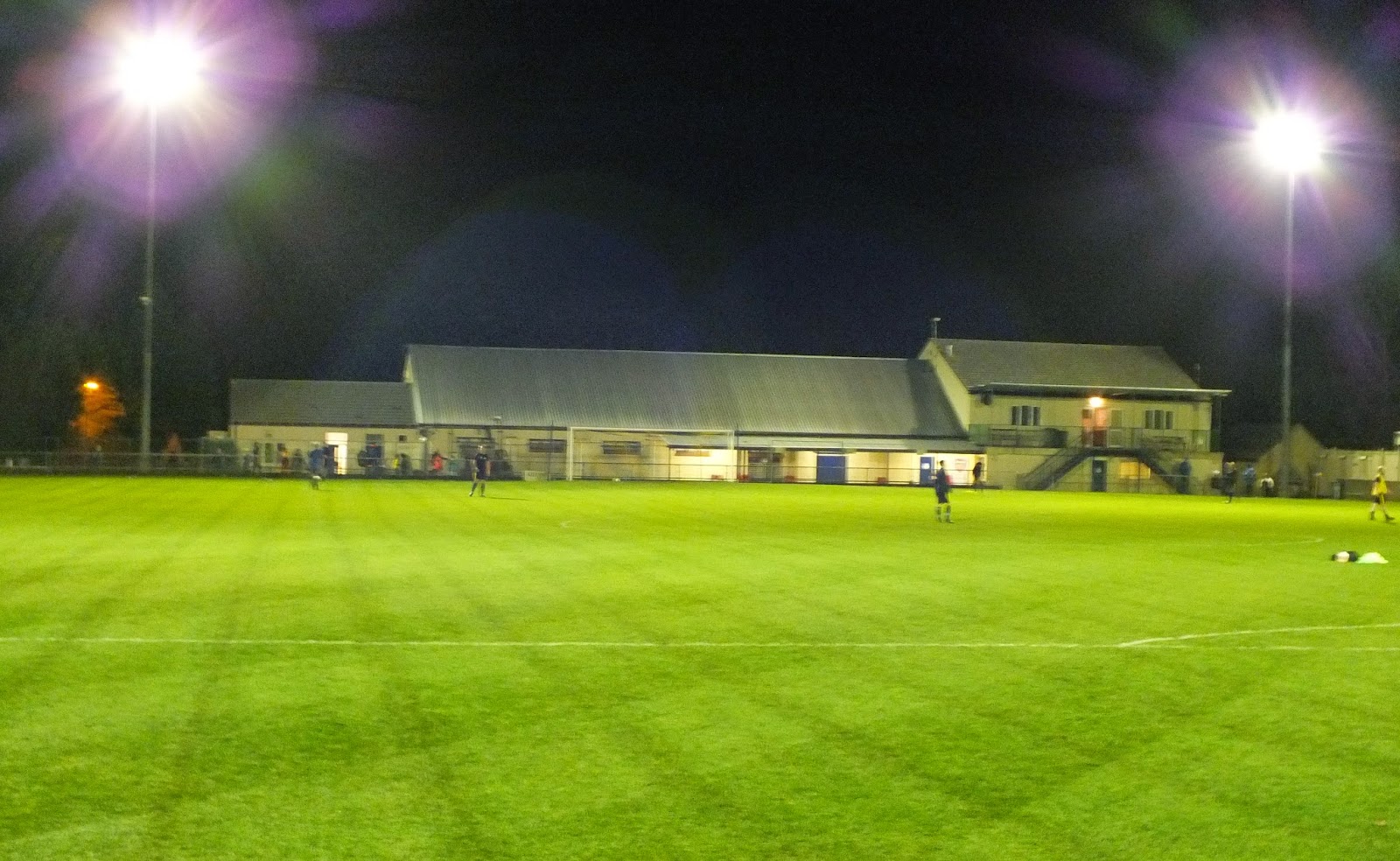 The Mowdog On The Road...: CARTERTON FC 3-3 FAIRFORD TOWN: some general ...