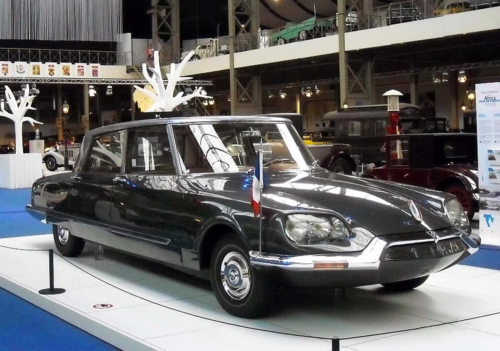 Curiosités automobiles et voitures de collection: Citroën DS Lorraine.