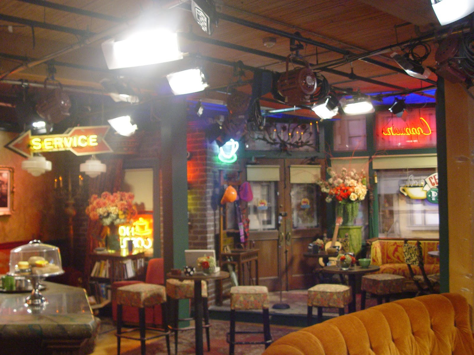 Central Perk - Live a little
