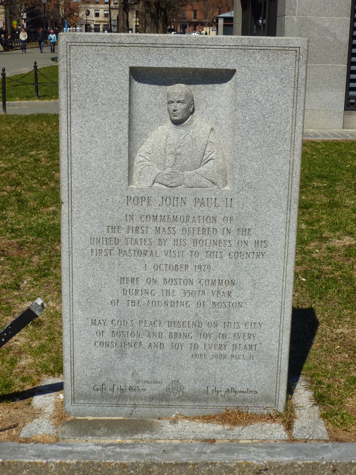 Photo-ops: First: Mass by Pope John Paul II in the US - Boston, MA
