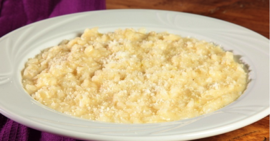 Pasta e burro: Risotto básico com parmesão