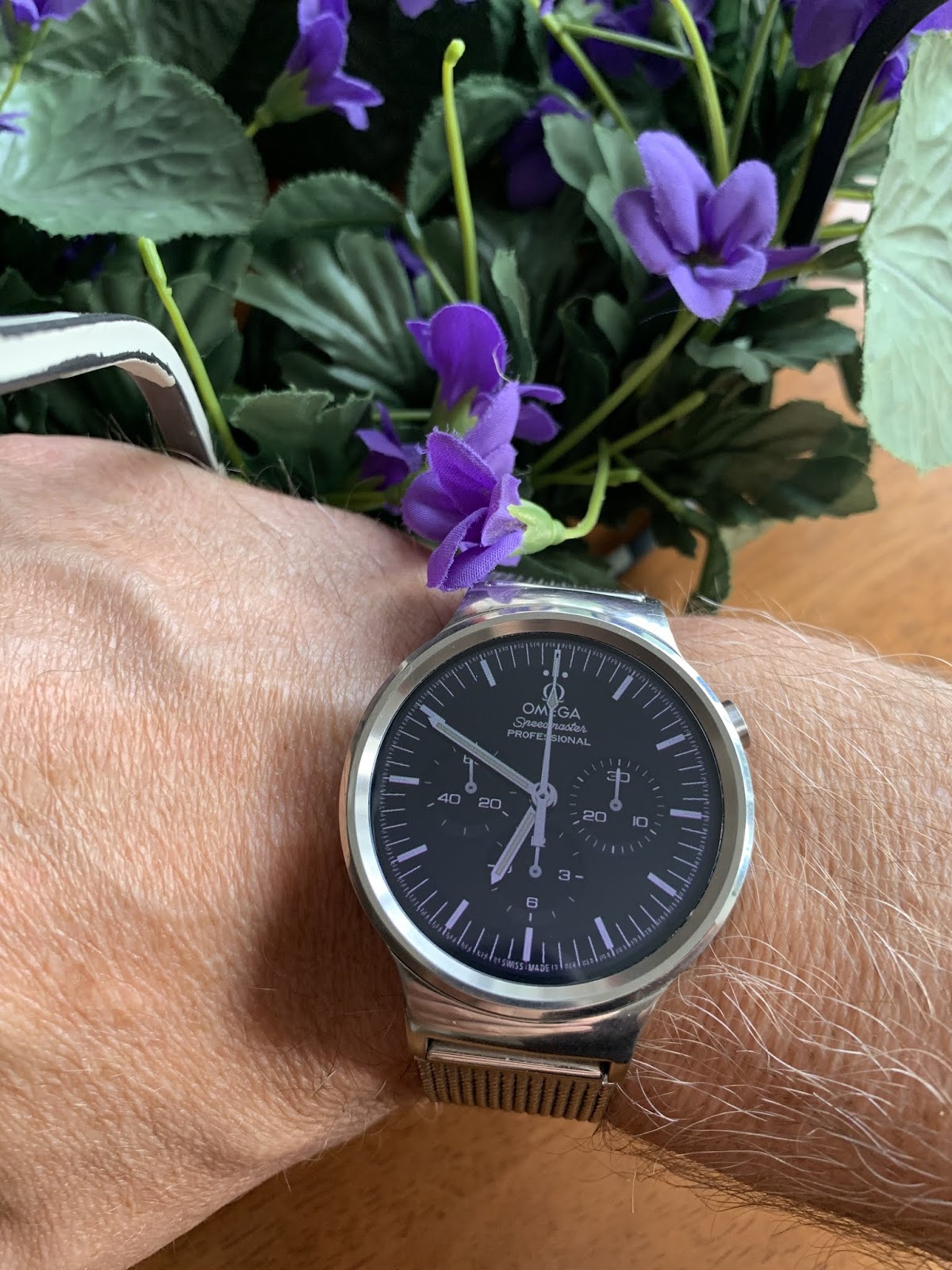 Omega Speedmaster Professional Moonwatch Watch Face for Tizen and Wear OS