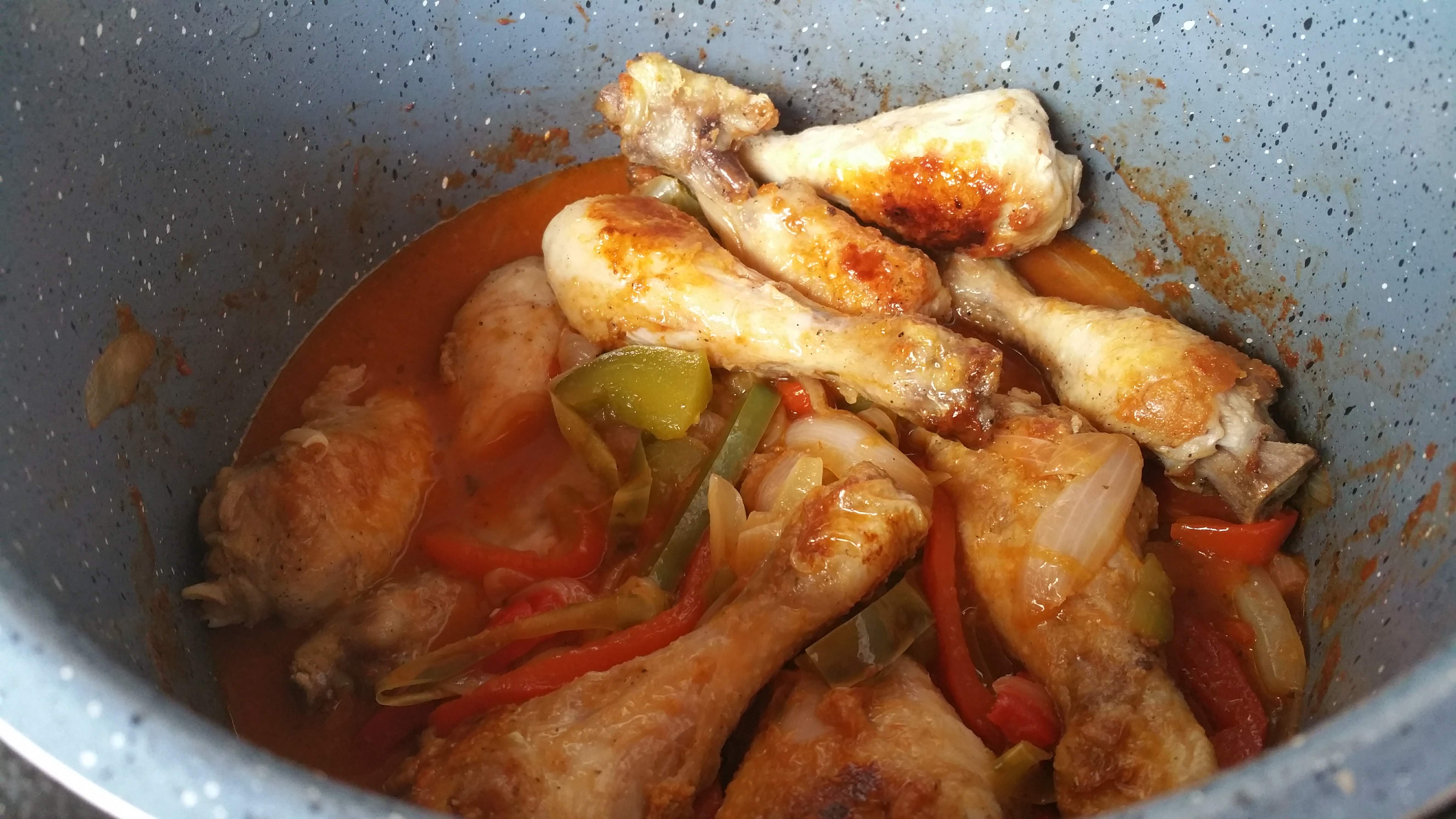 Luzmary y sus recetas caseras: POLLO CON PIMIENTOS Y CEBOLLA ( GM )