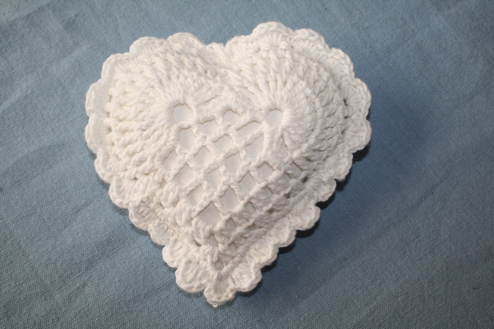 Busy Bessy Creatief: Patroon gehaakt hartje van Corrie